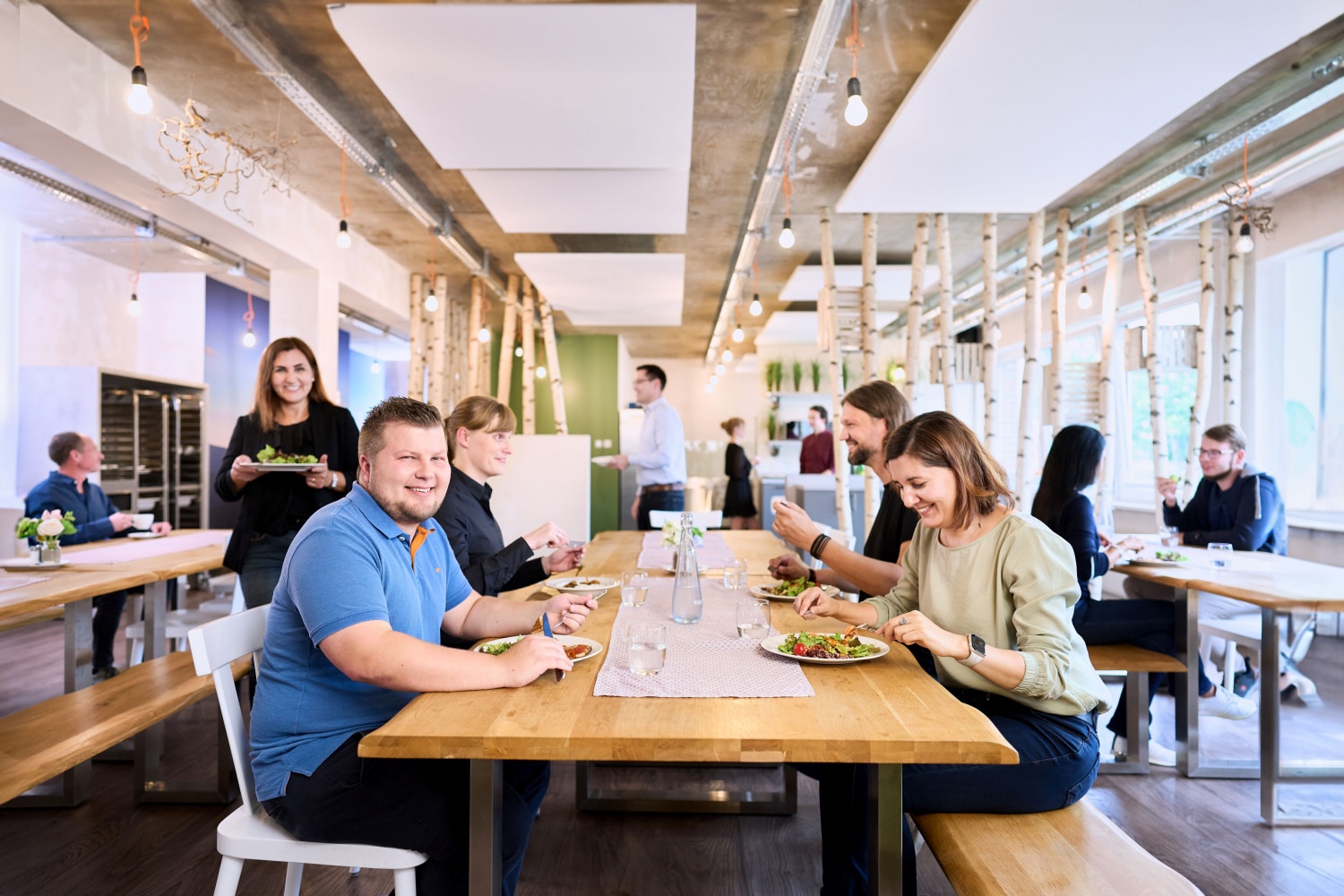 TOOLPORT Profizelte // spannende Jobs im internationalen Team!