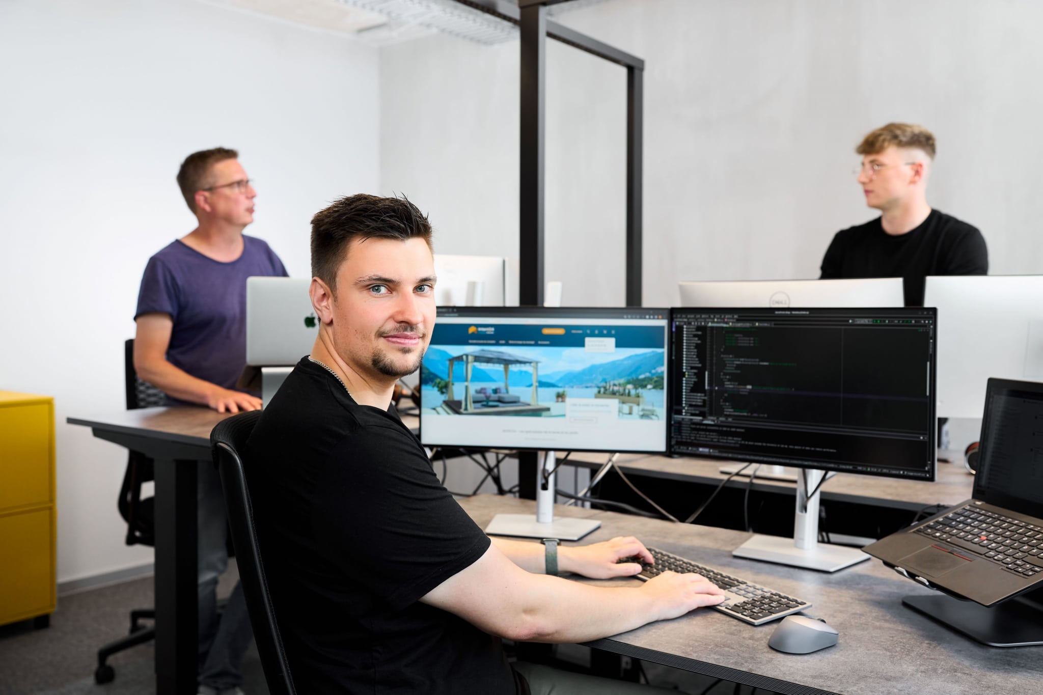 TOOLPORT Profizelte // spannende Jobs im internationalen Team!